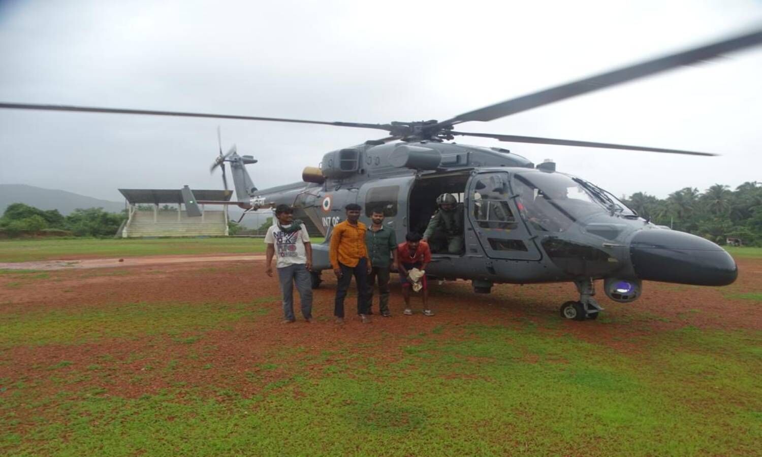 Indian Navy assists in rescue operations in flood-hit Maharashtra ...
