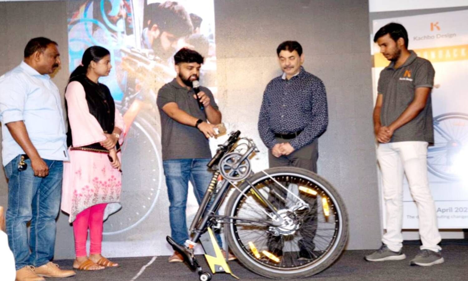 'Hornback': Meet Hyderabad duo who designed world's first foldable e ...