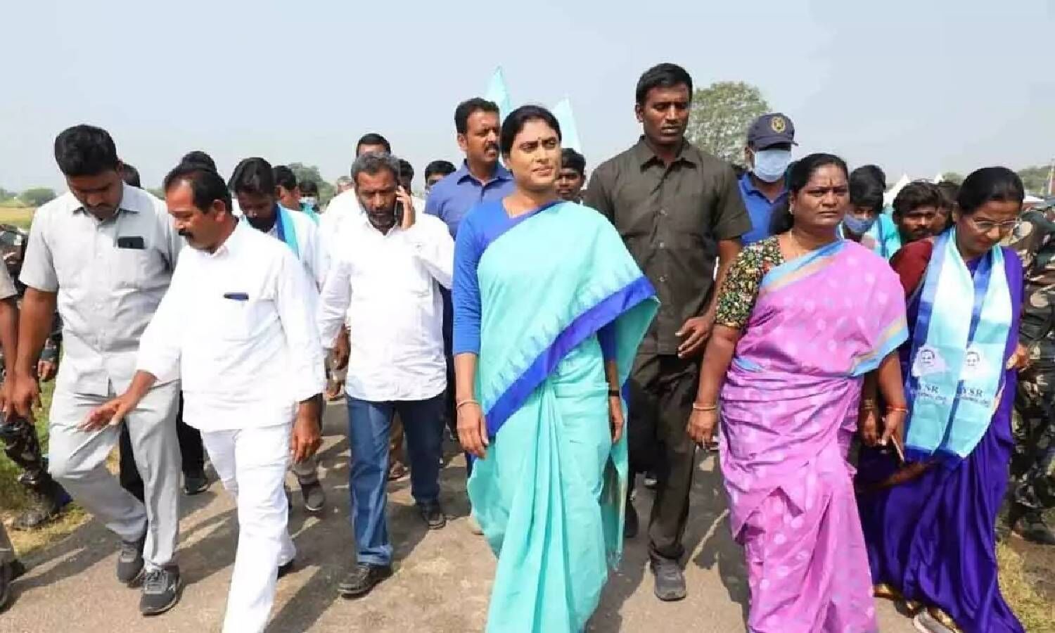 High Court nod to YS Sharmila's padayatra in Warangal