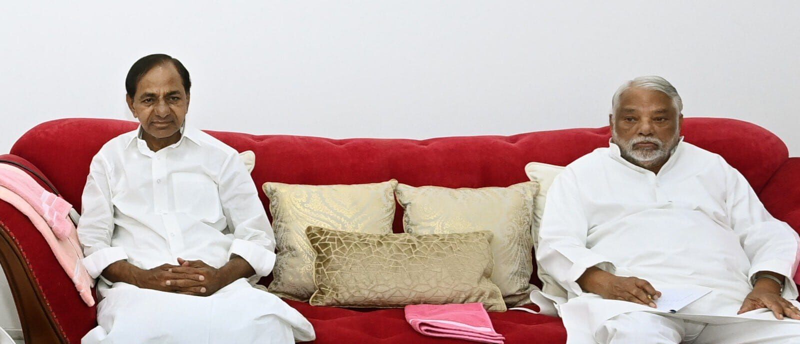 Expose Centre’s anti-people policies in Parliament: KCR to BRS MPs