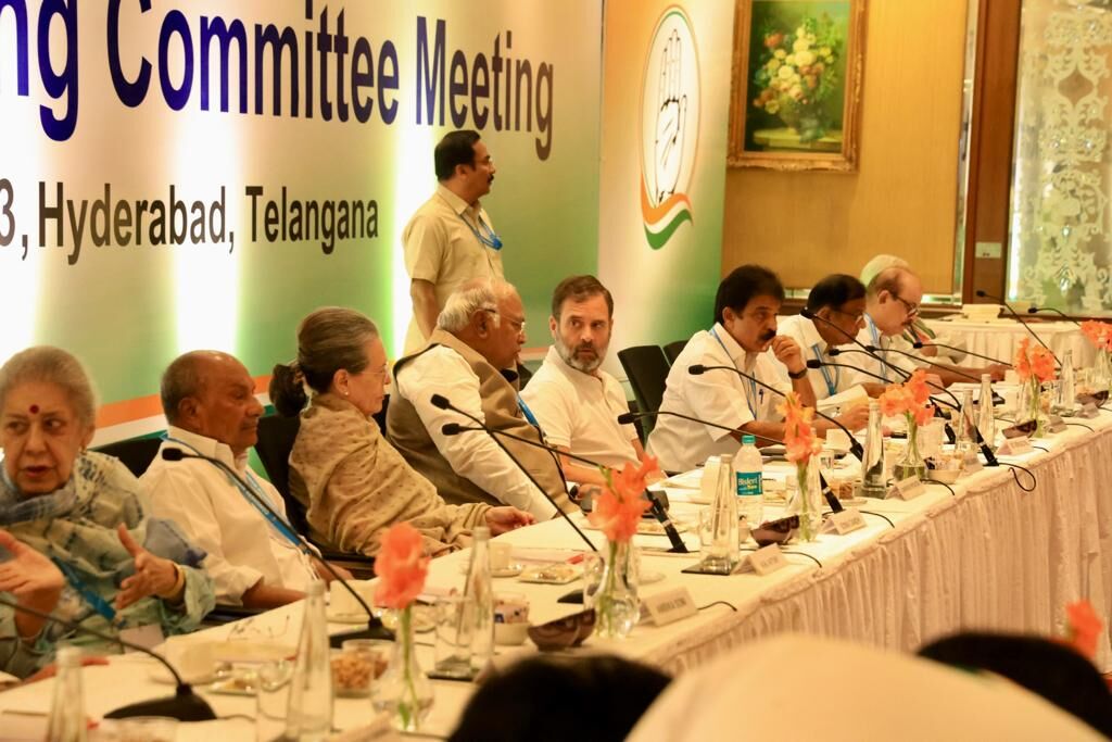 Cong top brass deliberates on polls strategy at extended CWC meeting