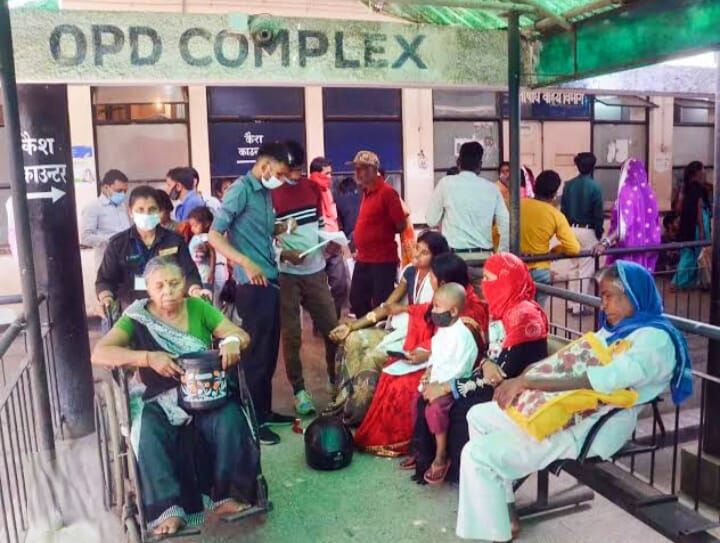 Hospital out-patient blocks high-risk areas for Covid spread; take ...