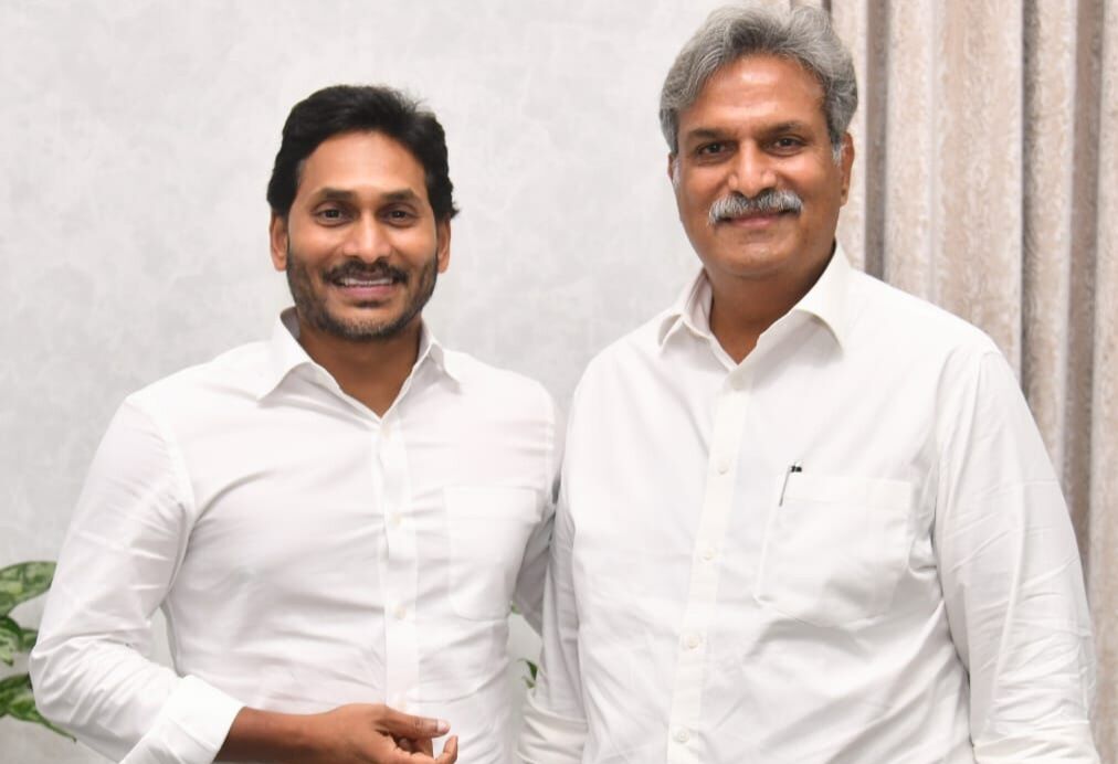 Kesineni Nani to join YSRCP, meets CM Jagan