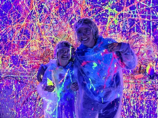 Neon Wonderland at Nagole: City’s first neon paint splatter room experience