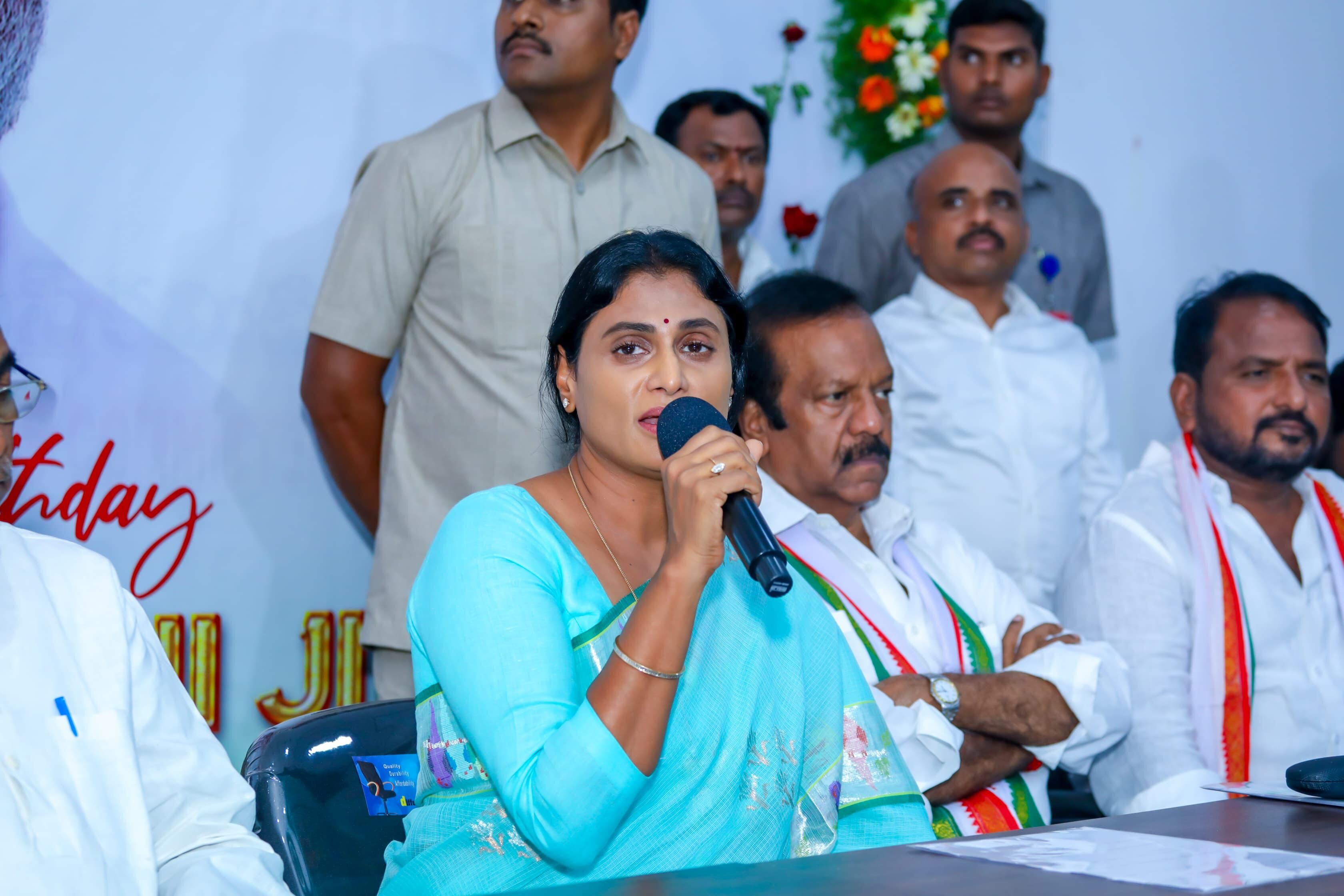 Release white paper on Polavaram, YS Sharmila demands AP CM Naidu