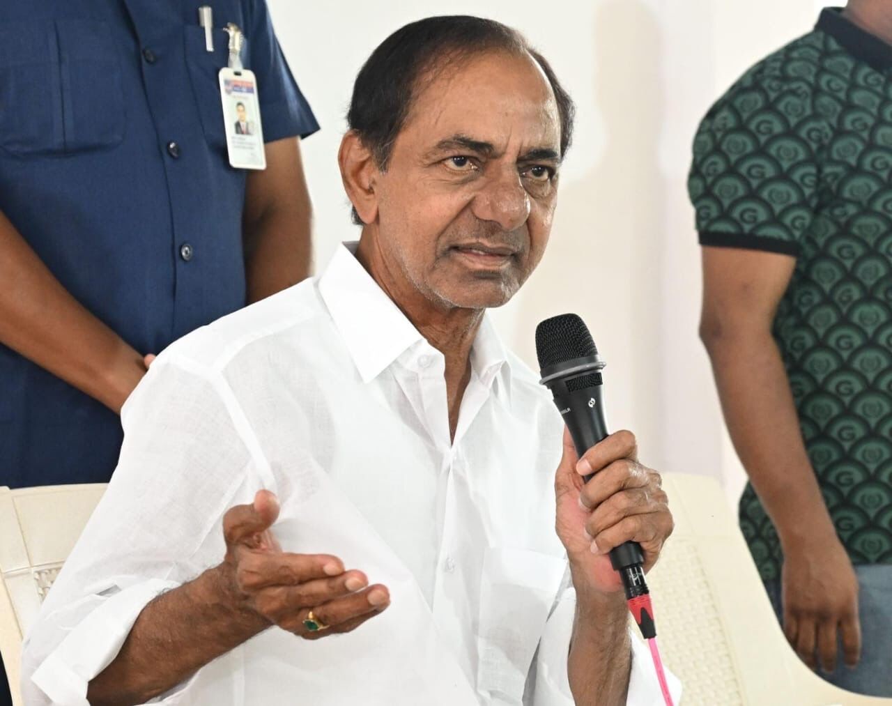 Despite KCR's efforts to keep flock together, BRS at receiving end with ...