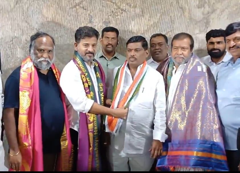 Patancheru MLA Gudem Mahipal Reddy joins Congress; 10th MLA to leave BRS