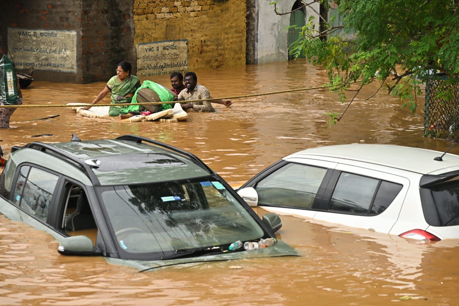 Naidu urges Centre to declare floods in Andhra Pradesh national calamity
