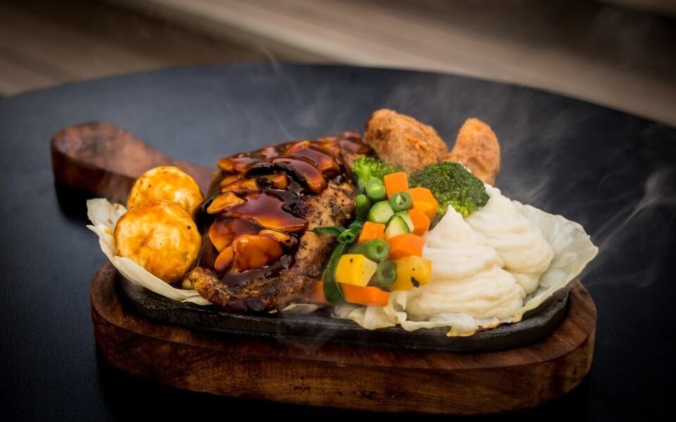 Why sizzlers are perfect for Hyderabad's winter evenings